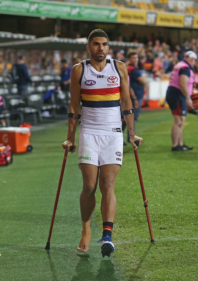 Hampton hobbled by ankle injury