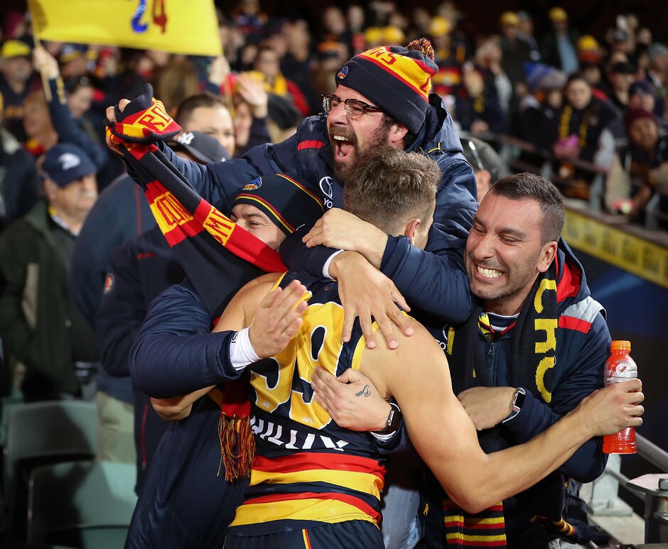 Tom Doedee signs on for two more years