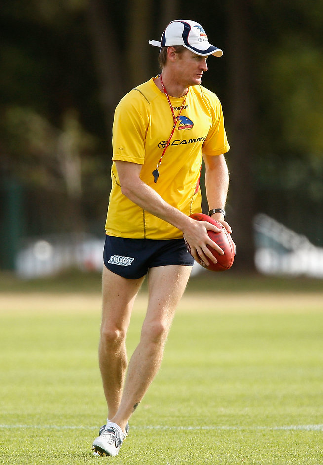 Hart returns to Crows