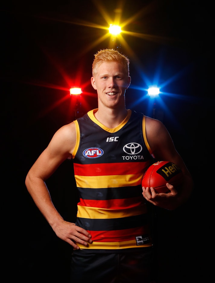 Elliott Himmelberg signs on