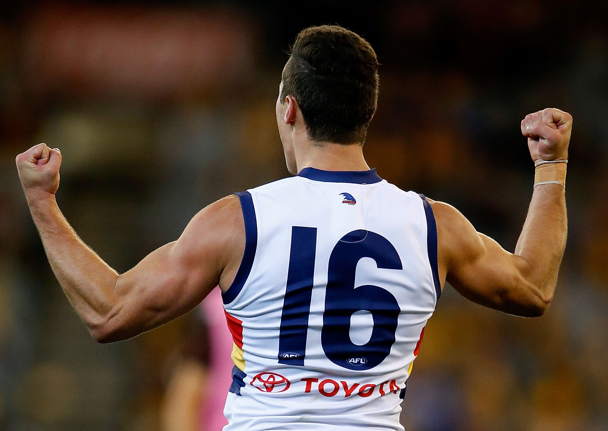 R5: Fans on Instagram