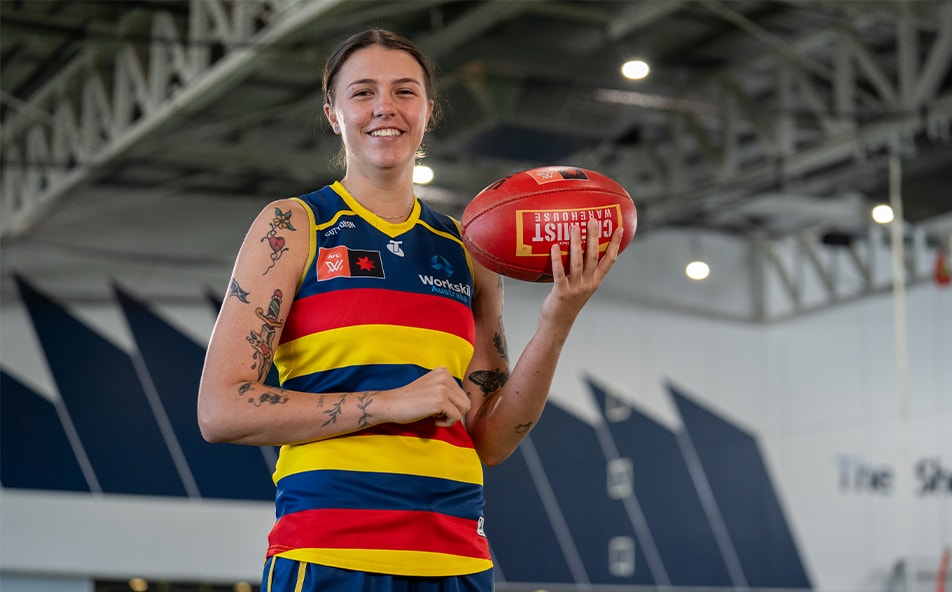 AFLW: New draftee learning from experienced Crow