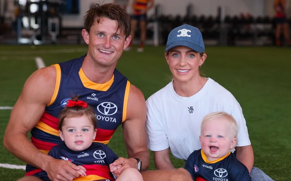 Crouch expecting third child