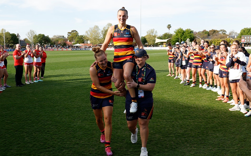 AFLW: Crows celebrate Marinoff's 100th in style with gritty win