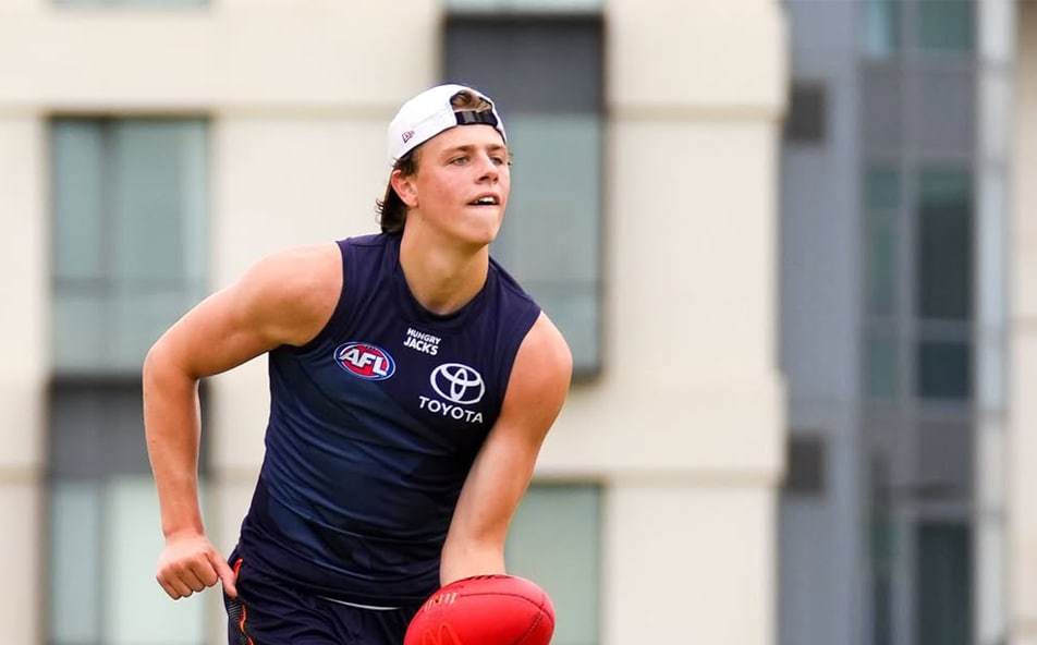 Crows rookie lifts lid on Steph Curry after training with the NBA icon