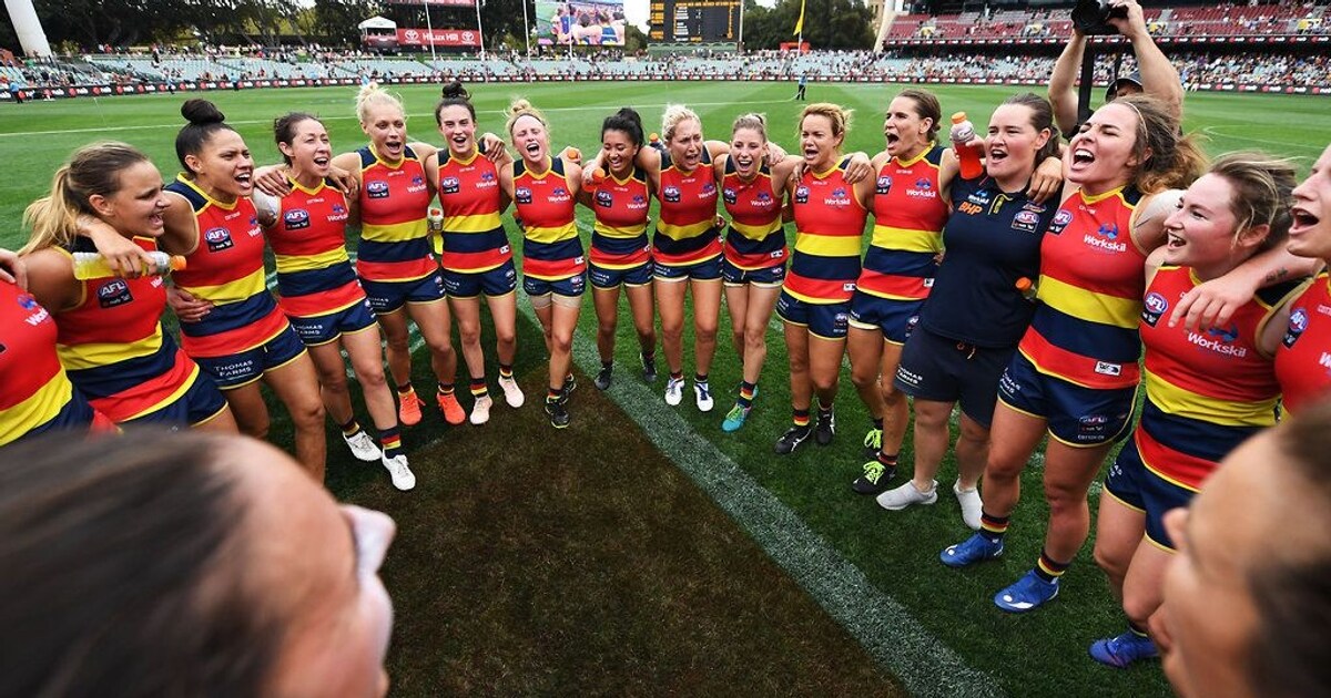 AFLW: Crows soar into Grand Final