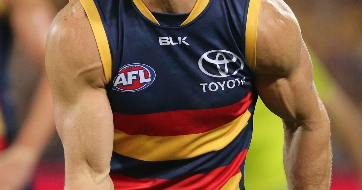 Thompson signs on for 16th season