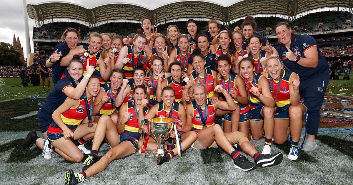 AFLW: Crows soar in front of record crowd