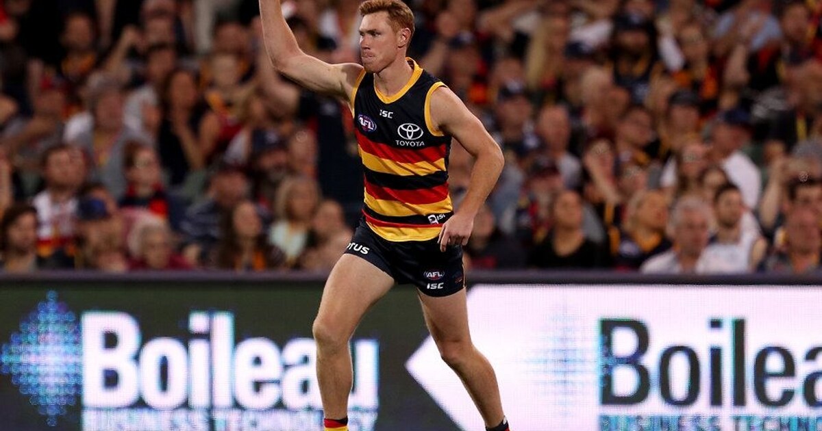 Crows forwards a touch off: Lynch