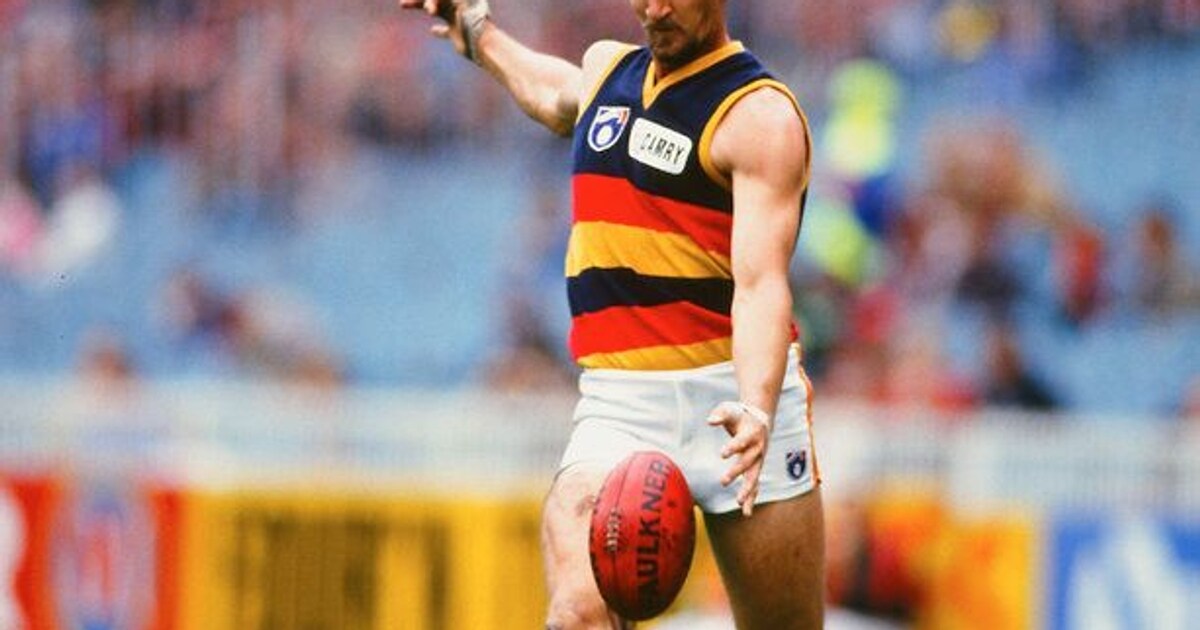Former Crows rally to support Mark Mickan