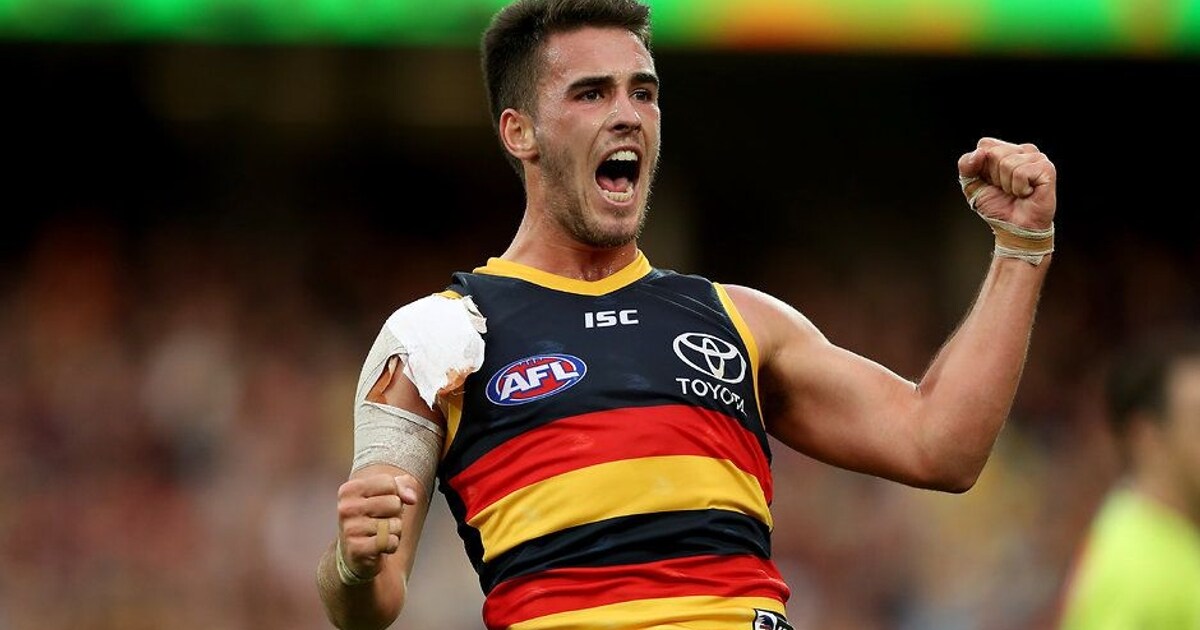 Lachlan Murphy signs on for two more