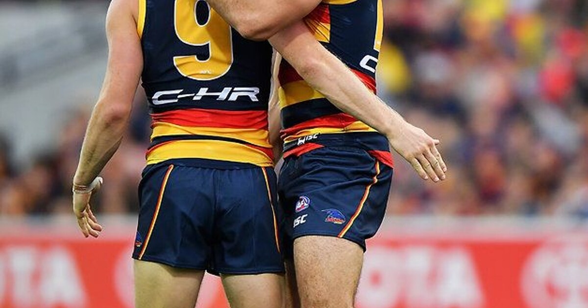 Sloane extends award lead