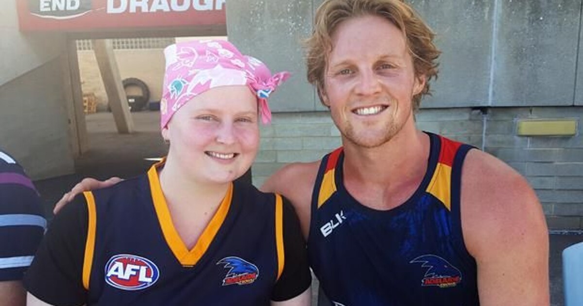 Sloane supports young fan