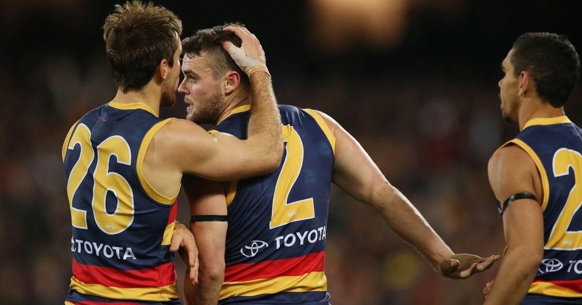 Crouch extends contract until 2020