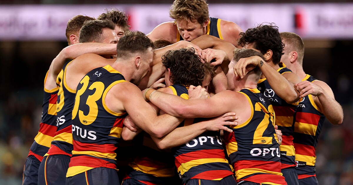 Match report: Crows send off greats in style