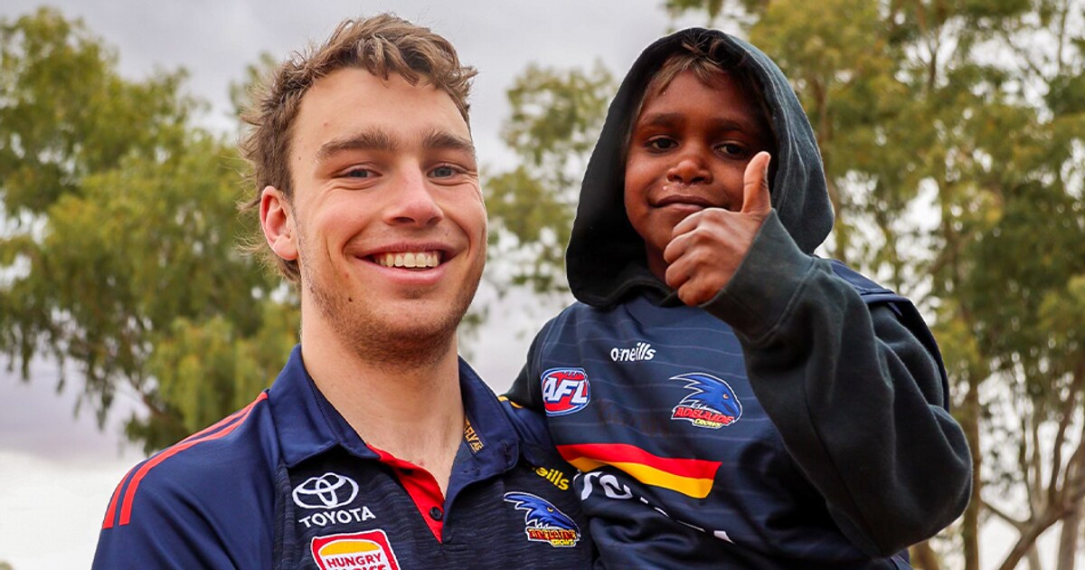 Crows stars help deliver STEMfooty in APY Lands