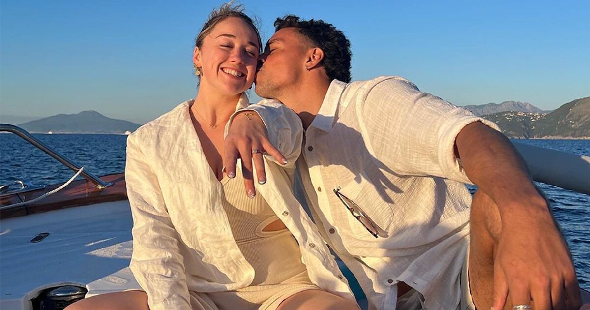 BCD: Davis announces engagement