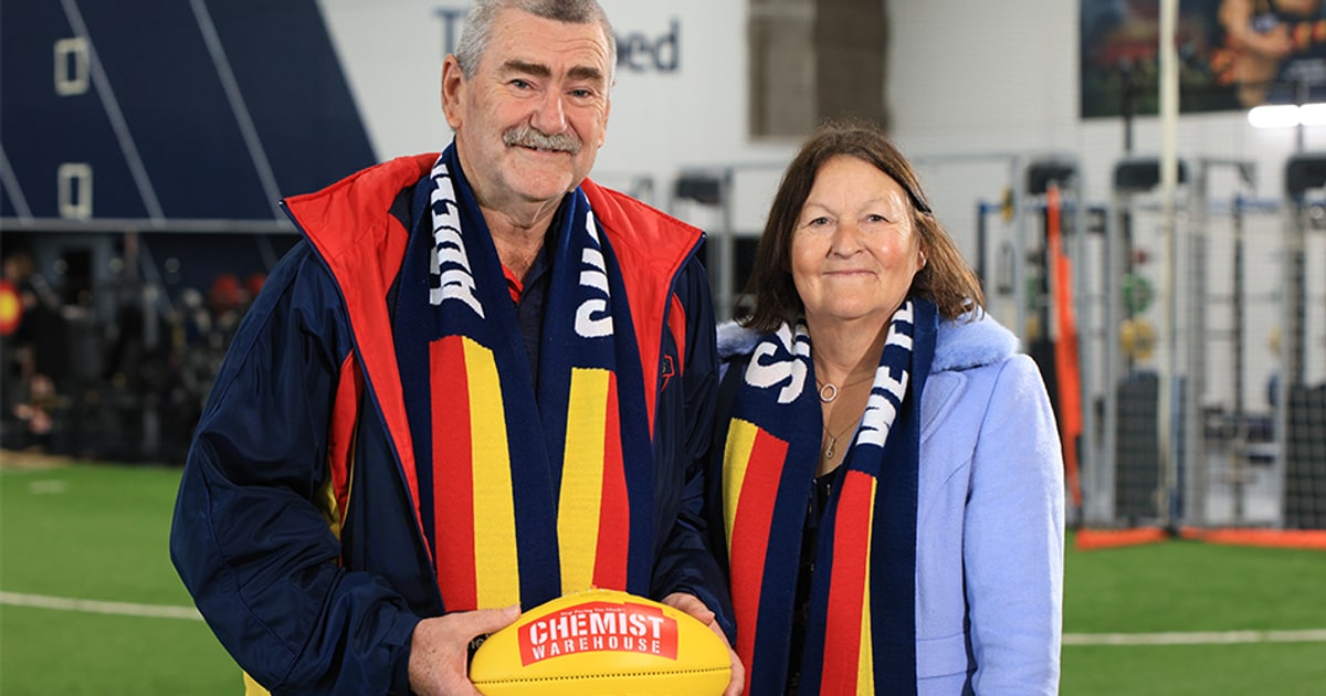 Crows Supporters Group host joint banner-making session