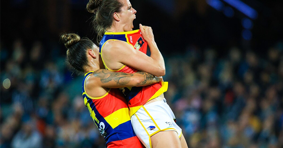 AFLW: Crows reign supreme in Showdown I