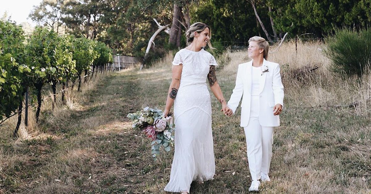 AFLW: Jess Waterhouse marries fiancé Emma