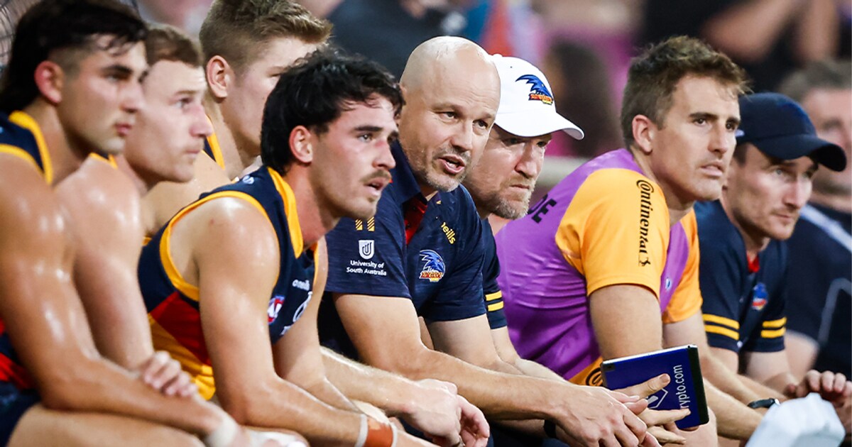 Crows' running man: Meet the one who relays coaches’ words