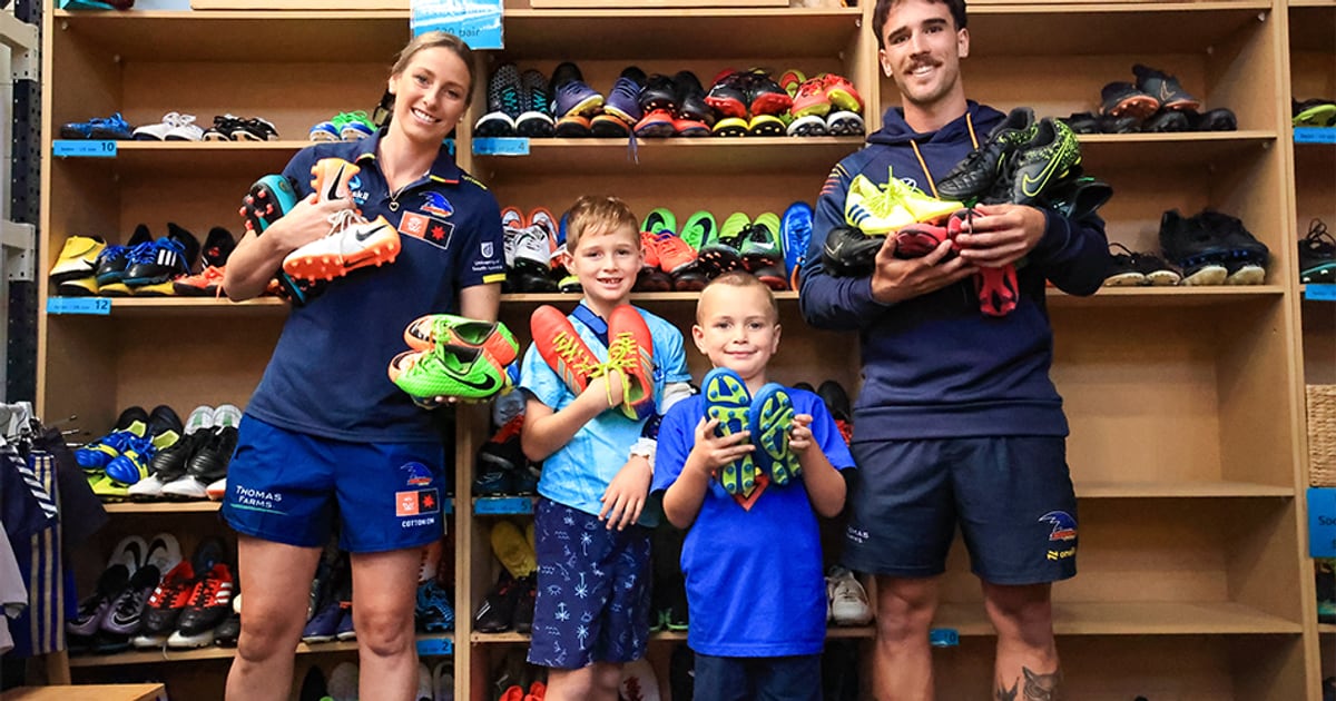 Crows stars get behind Boots for Boxes campaign